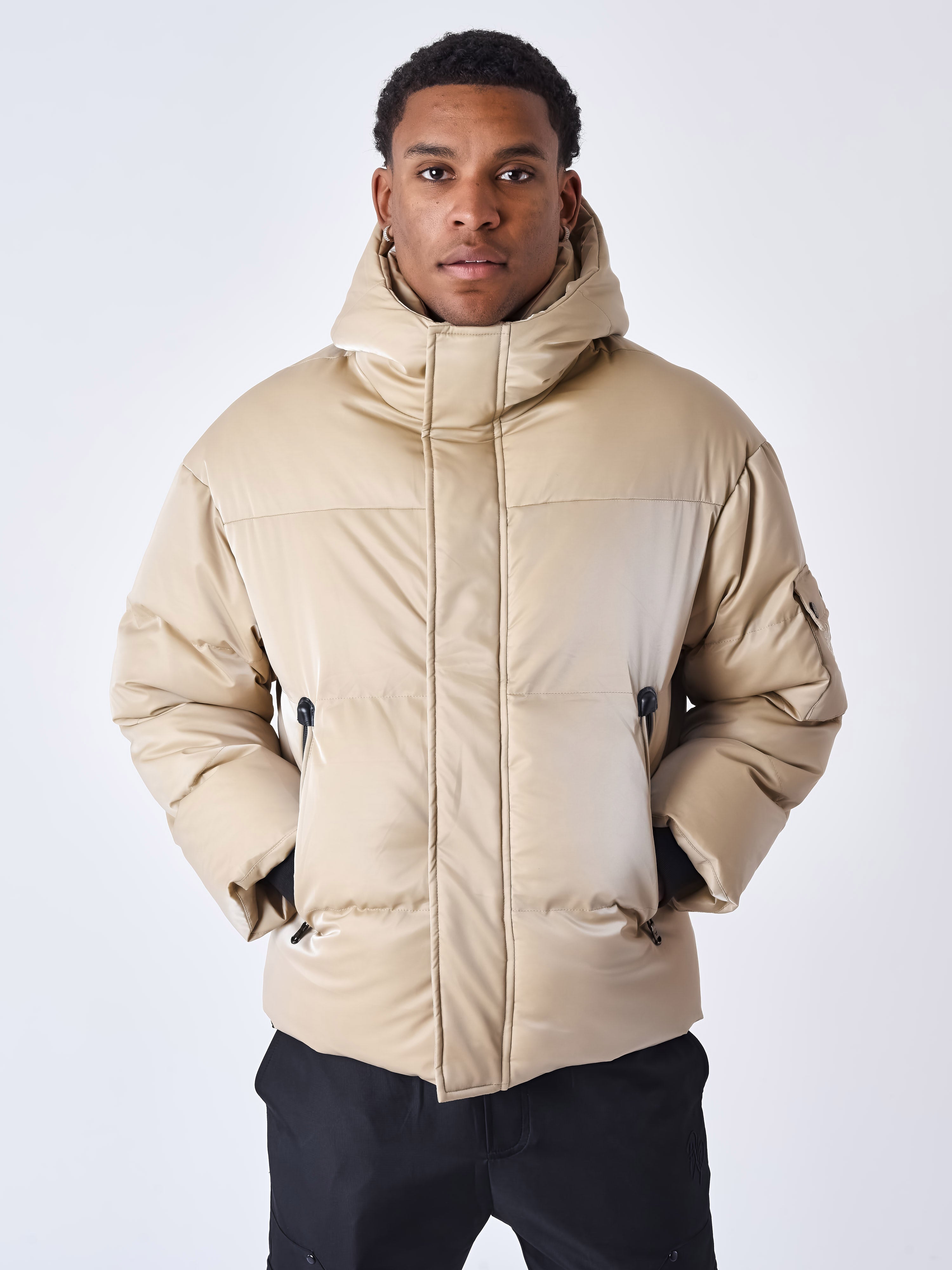 Wie trägt man eine Daunenjacke im Winter? – PXP